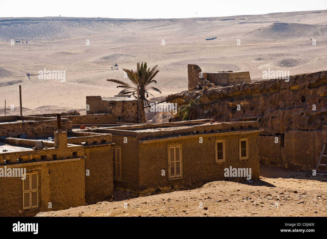 Houses near to the Sphinx in Giza Stock Photo - Alamy