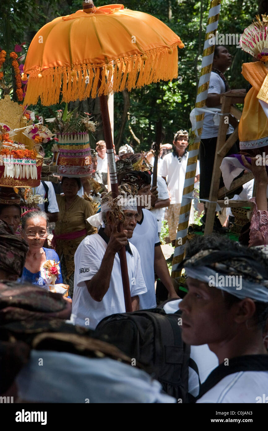 Cremation in Ubud, Bali, Indonesia. Cremations are part of Hindu ...