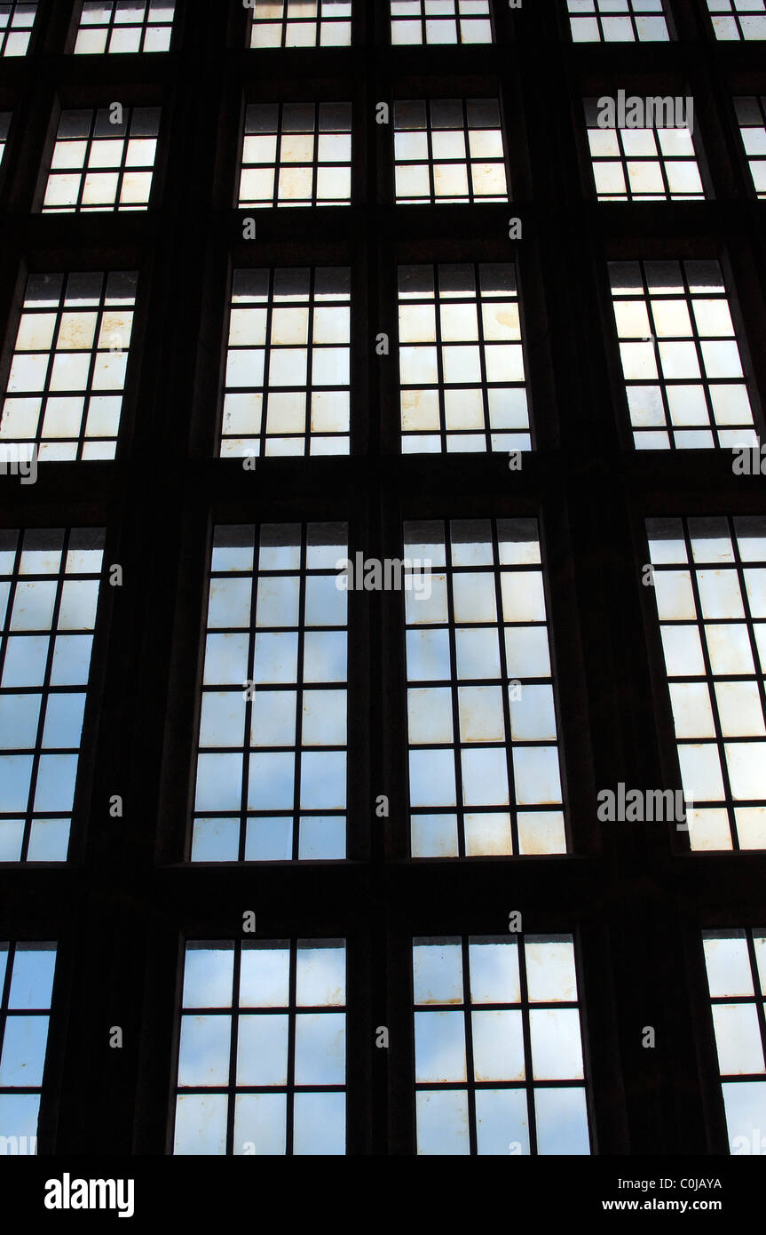 Mullion windows hi-res stock photography and images - Alamy