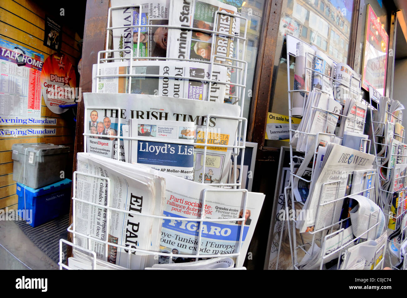 Fleet street newspapers hi-res stock photography and images - Alamy