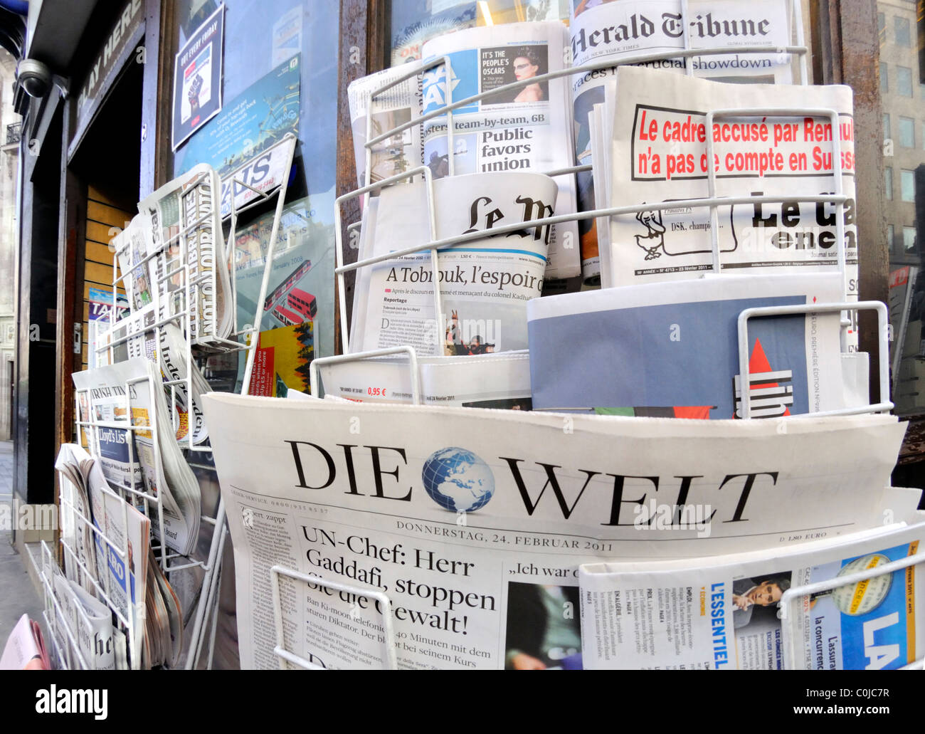 Fleet street newspapers hi-res stock photography and images - Alamy