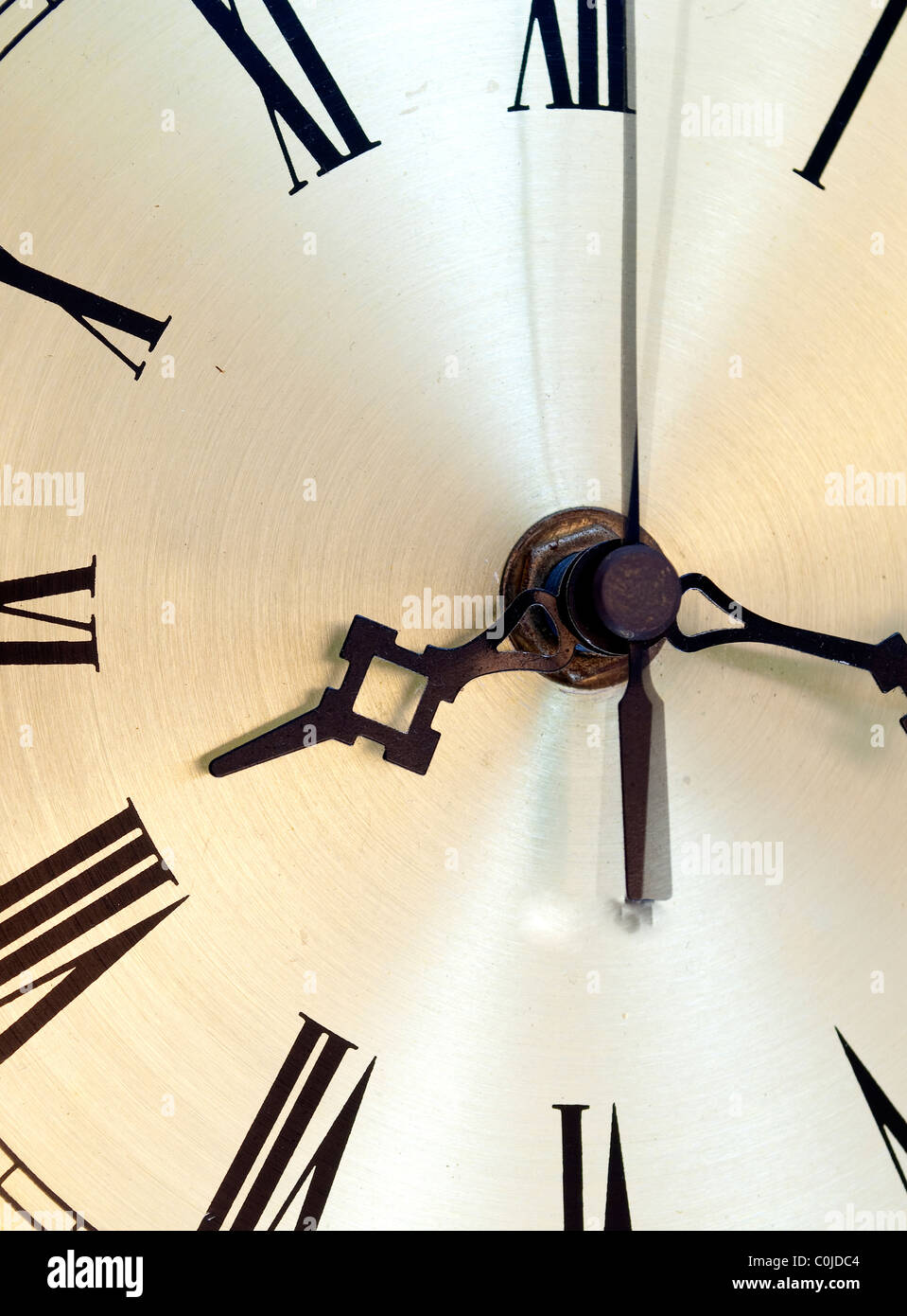 Circle clock hi-res stock photography and images - Alamy