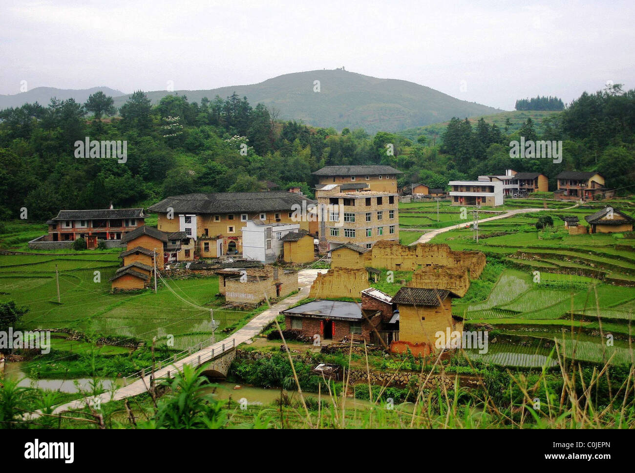 ARCHITECTURAL BEAUTY FUJIAN TULOU Fujian Tulou's beautiful village has ...