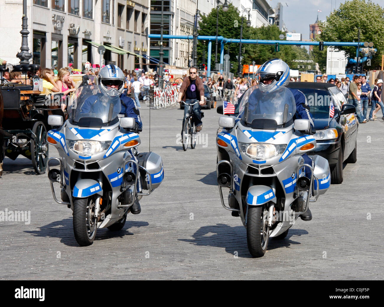 Atmosphere Barack Obama impersonator Luis Lay, a theater actor from ...