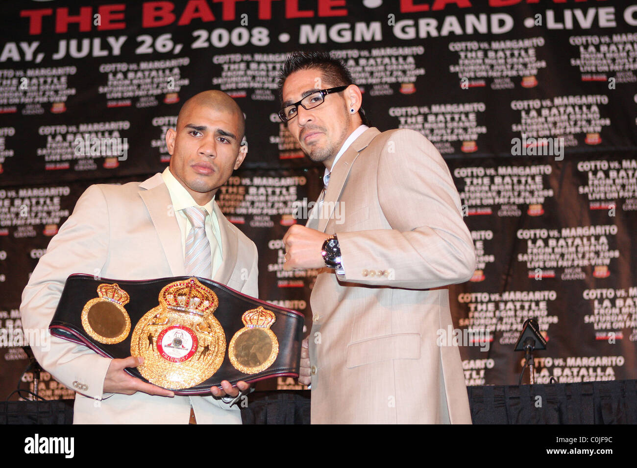 Antonio margarito miguel cotto hi-res stock photography and images - Alamy