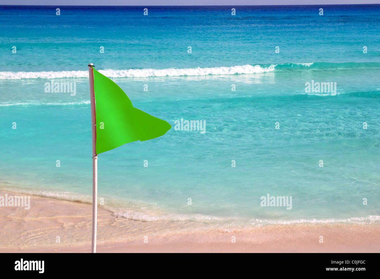 Green flag beach hi-res stock photography and images - Alamy