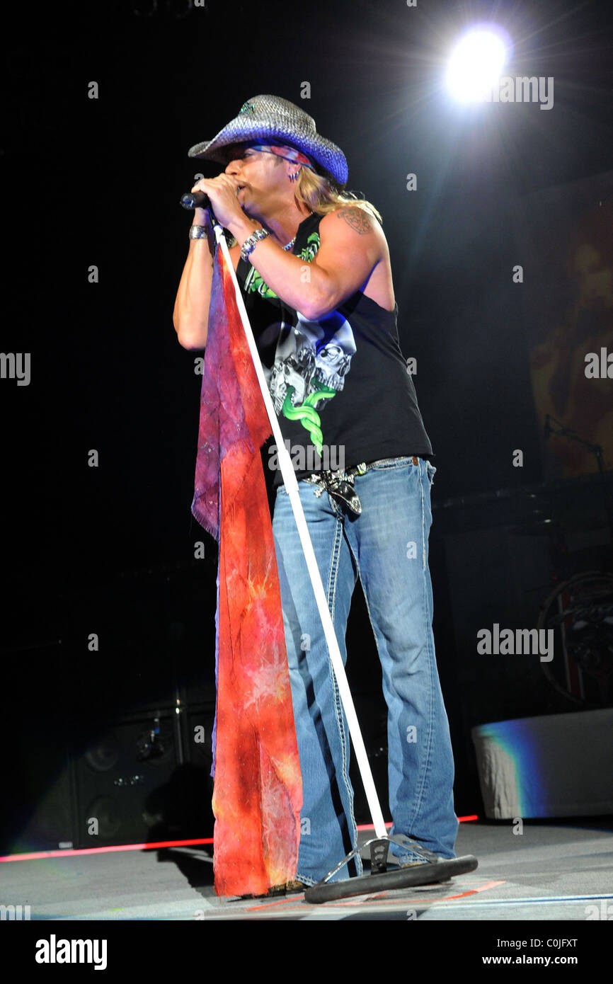 Brett michaels poison performing live hi-res stock photography and ...