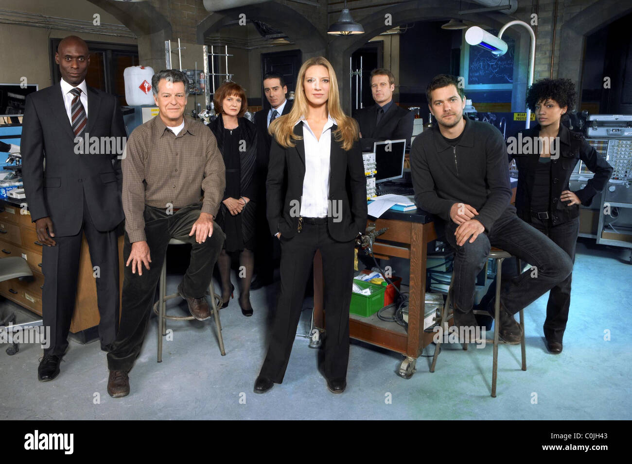 Joshua Jackson, Anna Torv and John Noble The cast of 'Fringe' TV series ...