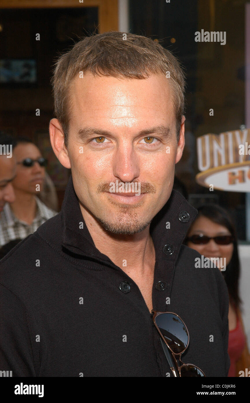 Gunner Wright Los Angeles Premiere of 'The Mummy: Tomb Of The Dragon ...