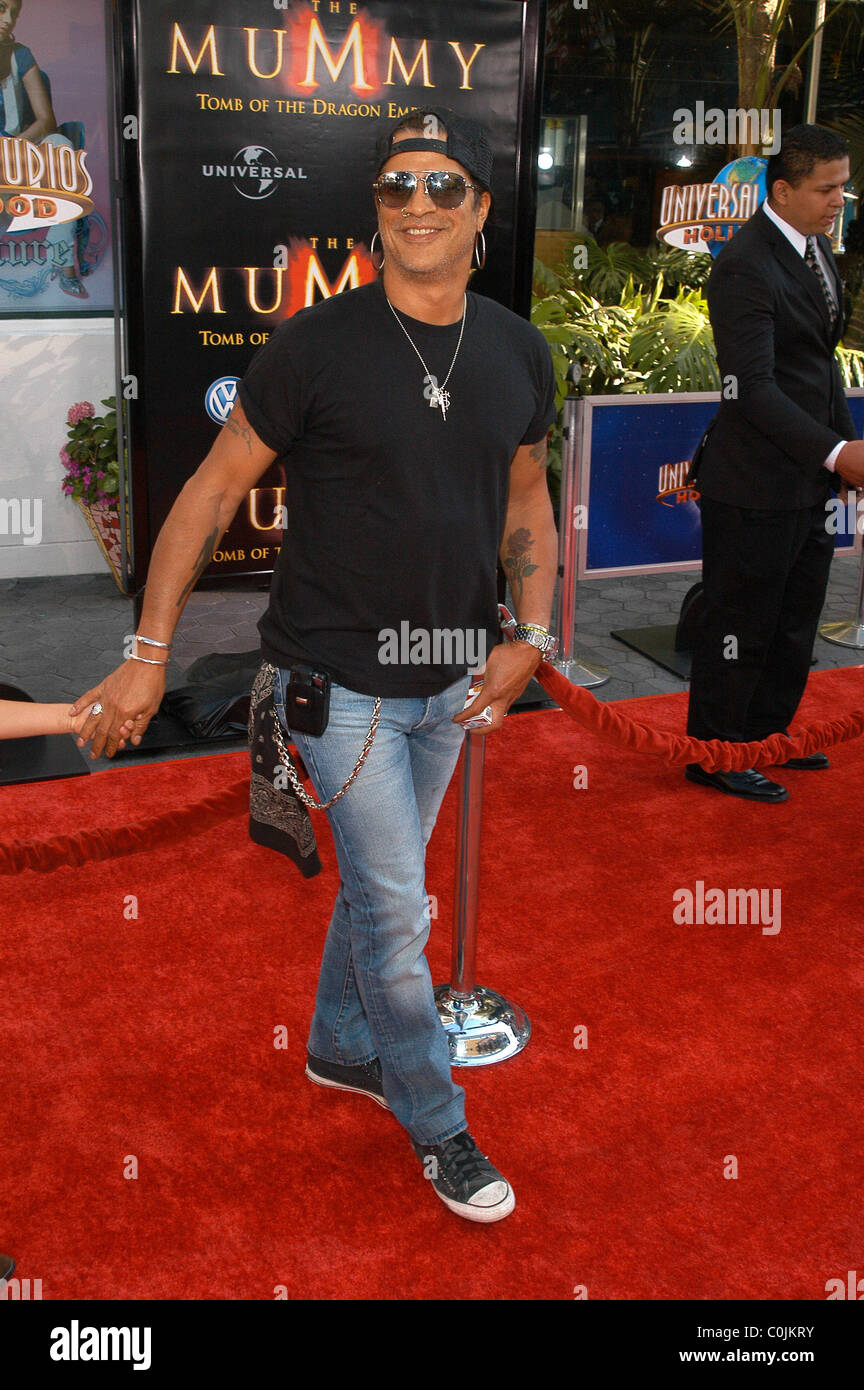 Guitarist, Slash Los Angeles Premiere of 'The Mummy: Tomb Of The Dragon ...