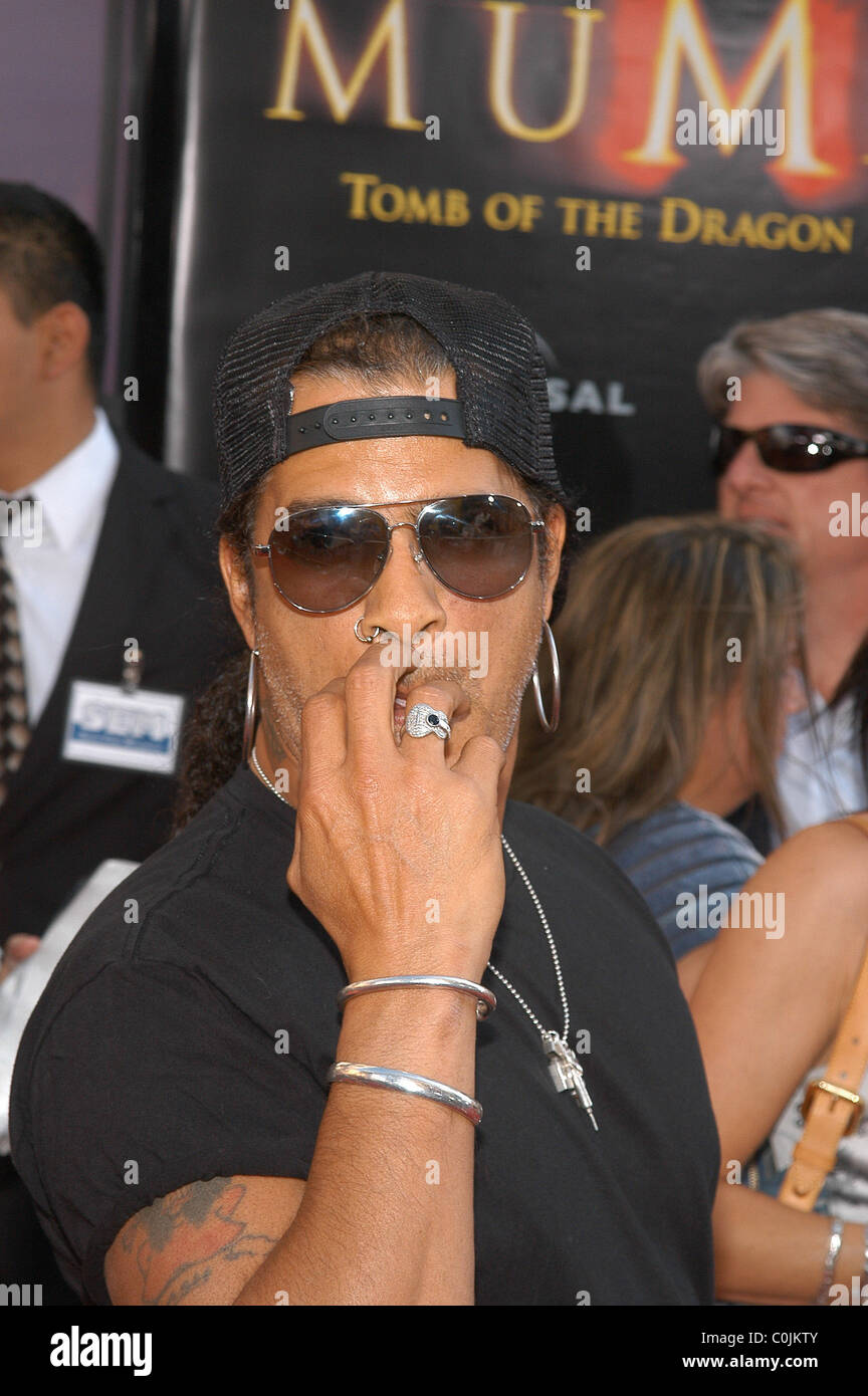 Guitarist slash hi-res stock photography and images - Alamy