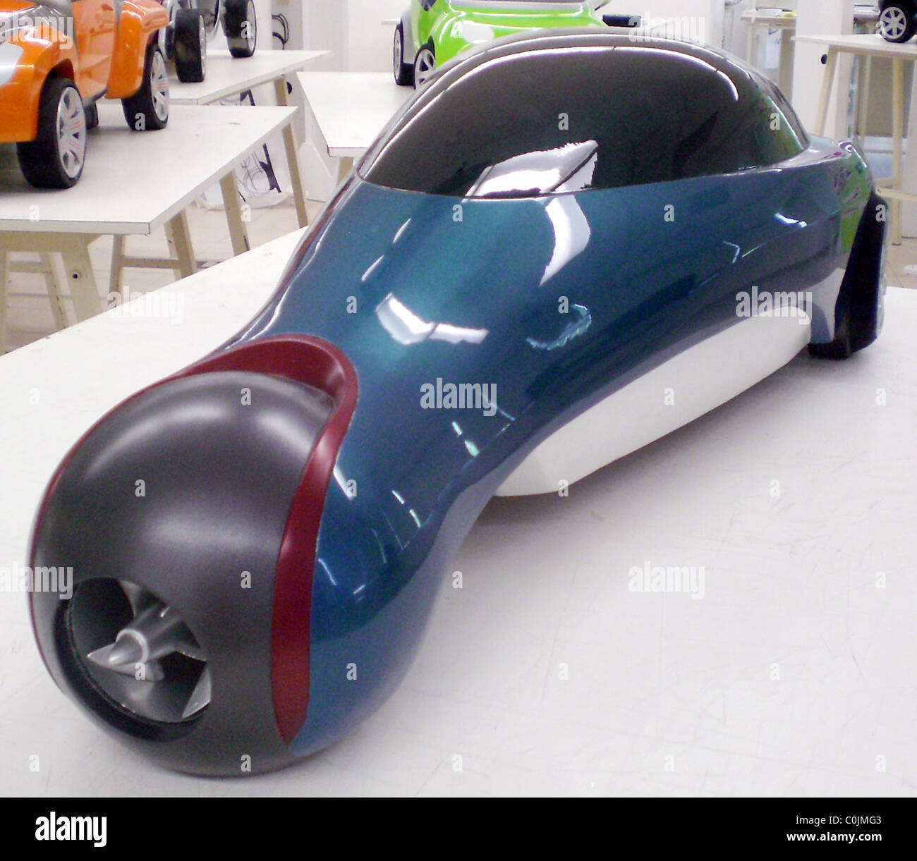 *AMPHIBIOUS THREE-WHEELER We're pretty sure it isn't practical, but ...