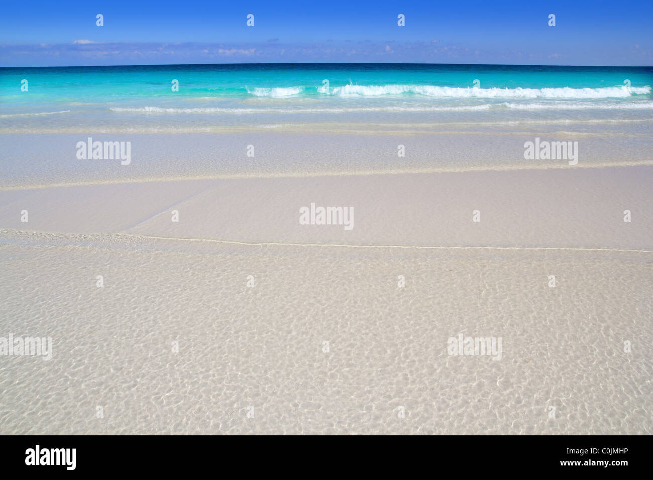 Beautiful turquoise tranquil caribbean beach hi-res stock photography ...