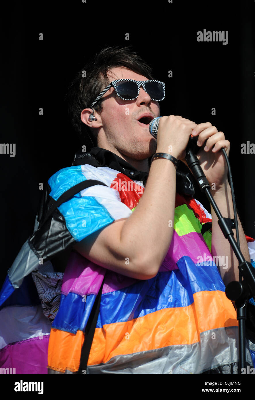 Sam Sparro performs live on stage at the 2008 Godskitchen Global ...