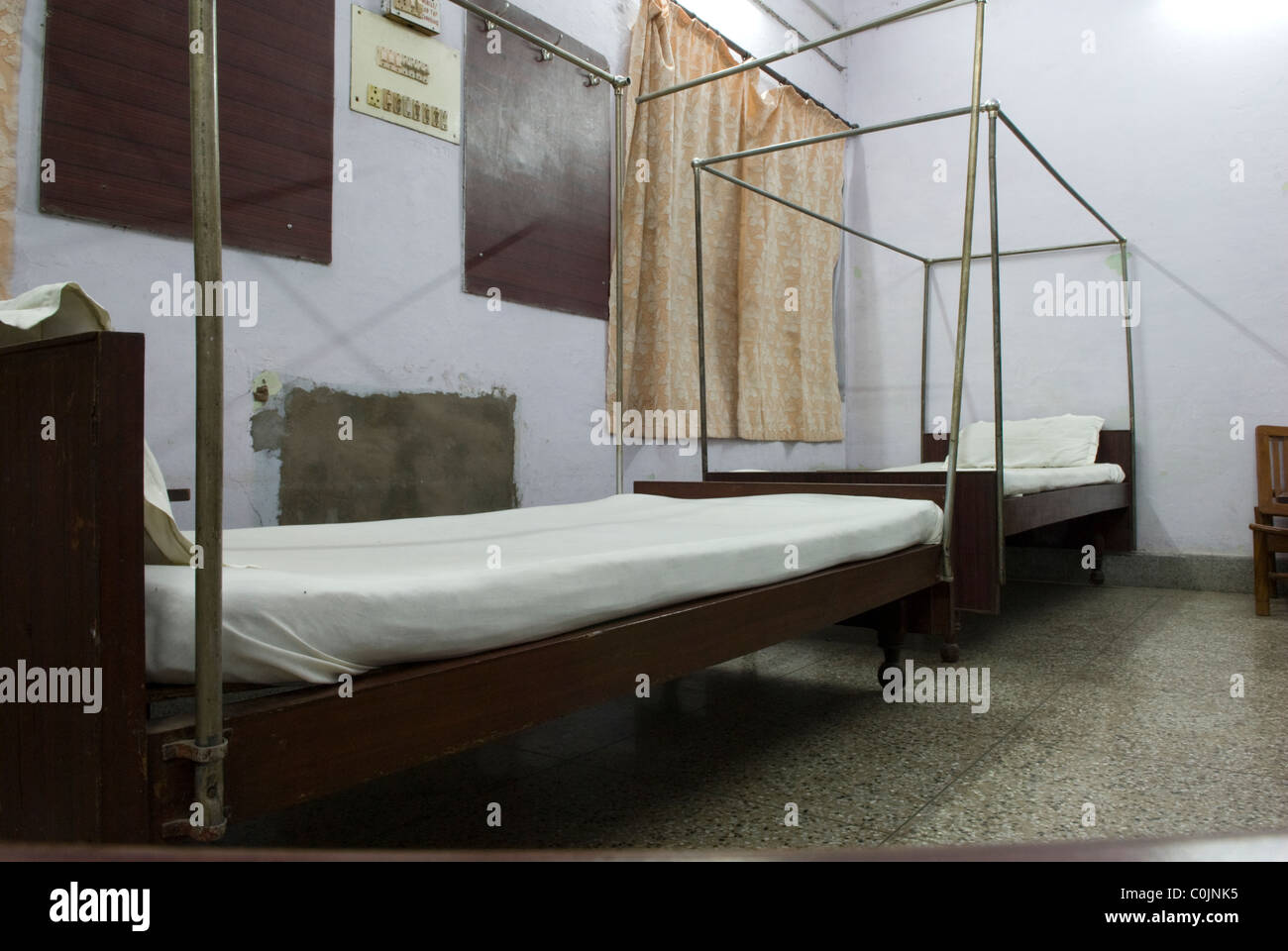 A Retiring Room at Mughalsarai Junction train station, Uttar Pradesh ...