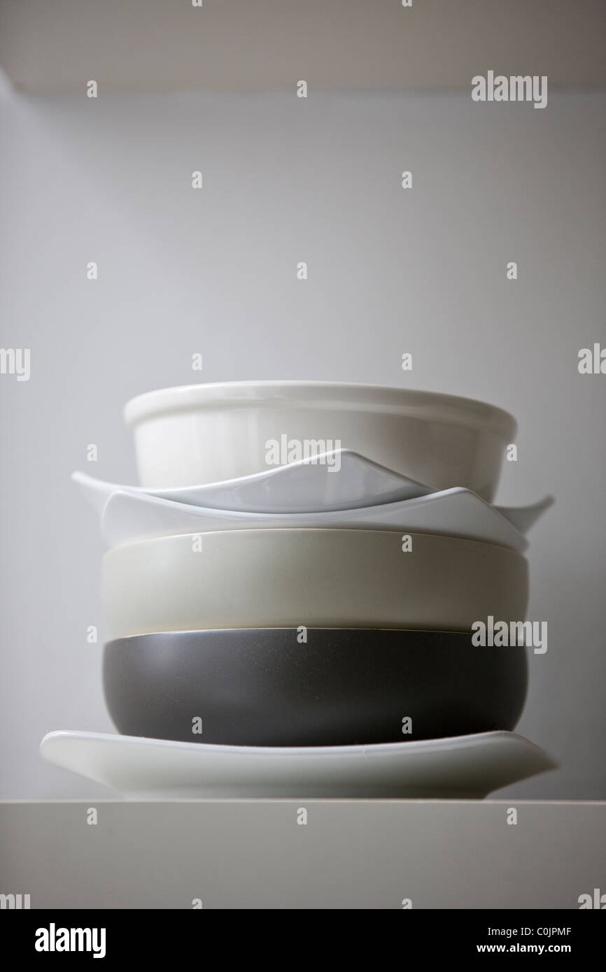 China plates bowls table hi-res stock photography and images - Alamy