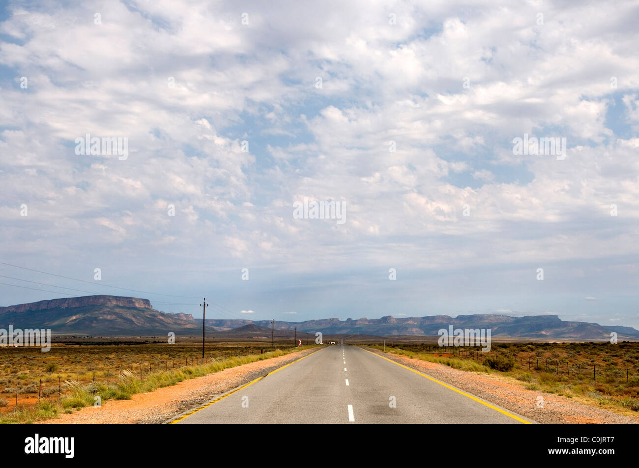 Empty flat road hi-res stock photography and images - Alamy