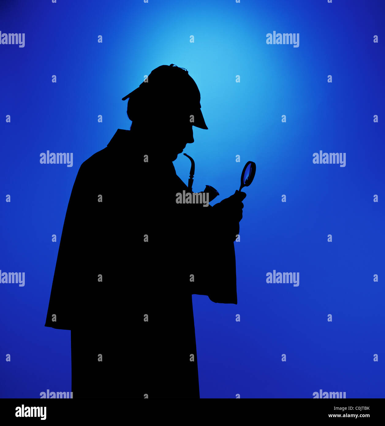 Sherlock holmes magnifying glass hi-res stock photography and images ...