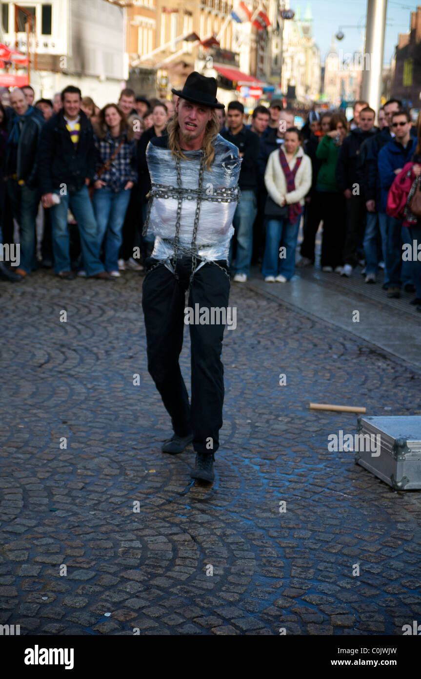Escapologist hi-res stock photography and images - Alamy