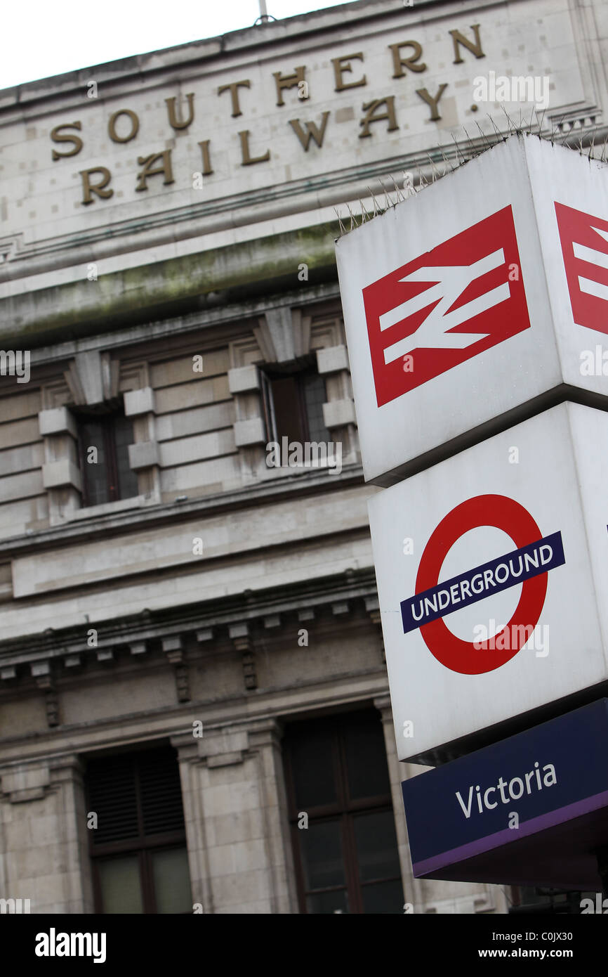General view of the outside signage of London's Victoria Station, UK ...