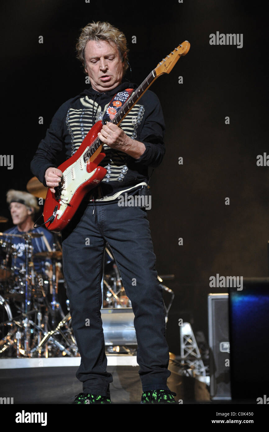 The police reunion tour hi-res stock photography and images - Alamy