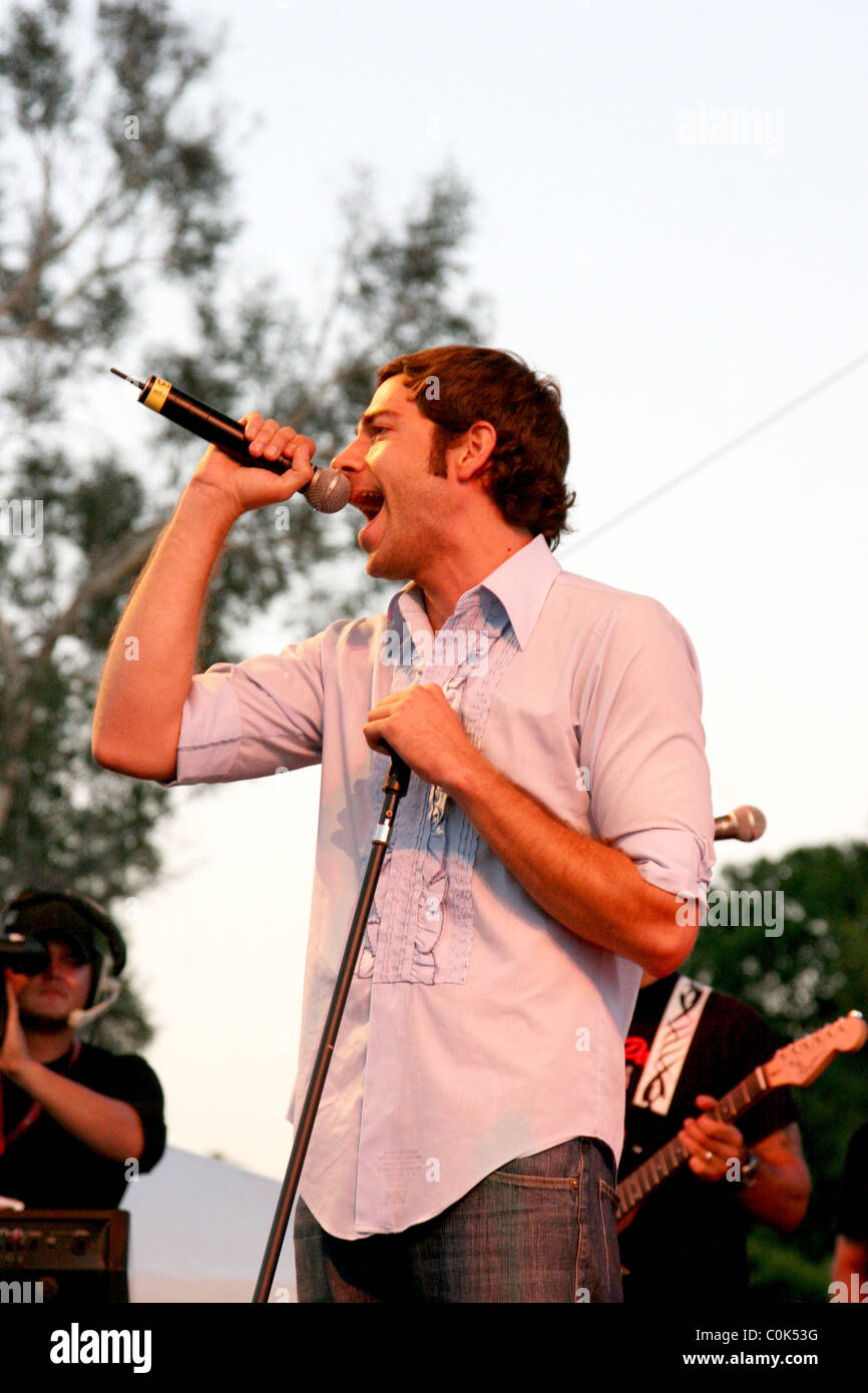 Tv2 band hi-res stock photography and images - Alamy