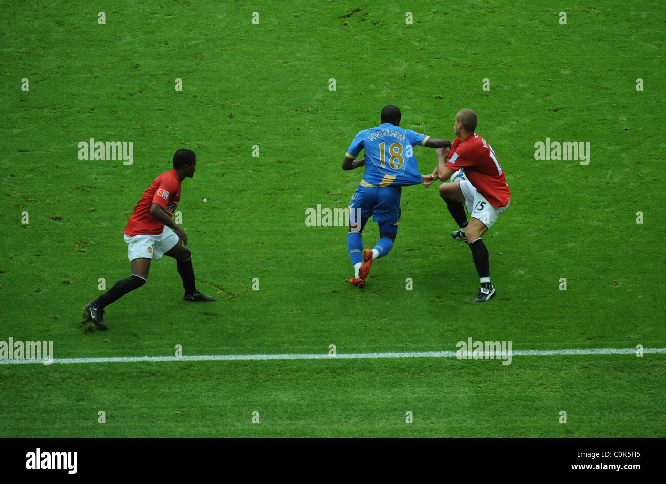 Fa community shield manchester united hi-res stock photography and ...
