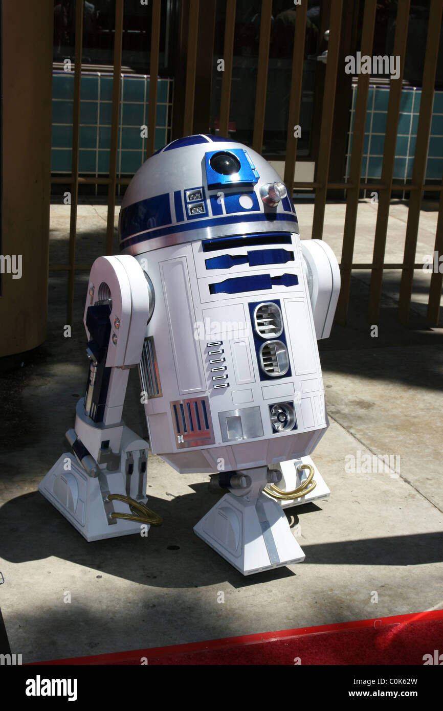 R2D2 'Star Wars: The Clone Wars' premiere at the Egyptian Theater ...