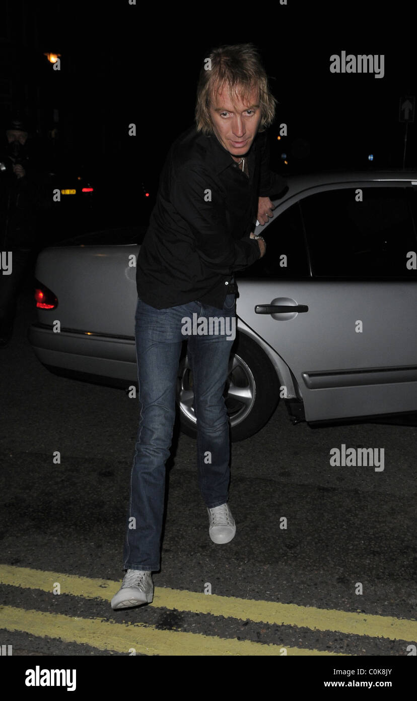 Rhys Ifans and Kimberly Stewart appeared to still be rather coy about ...