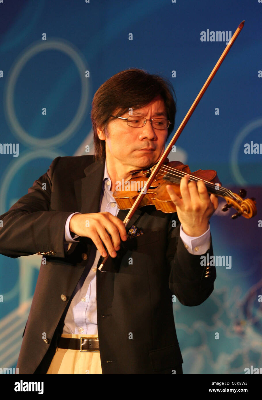 Violin china piano hi-res stock photography and images - Alamy