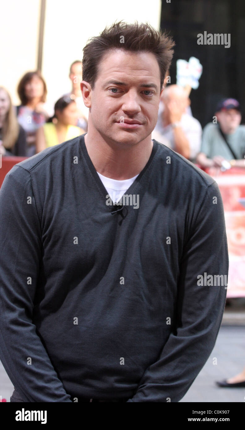Brendan Fraser arrives at the Rockefeller Center ahead of his ...