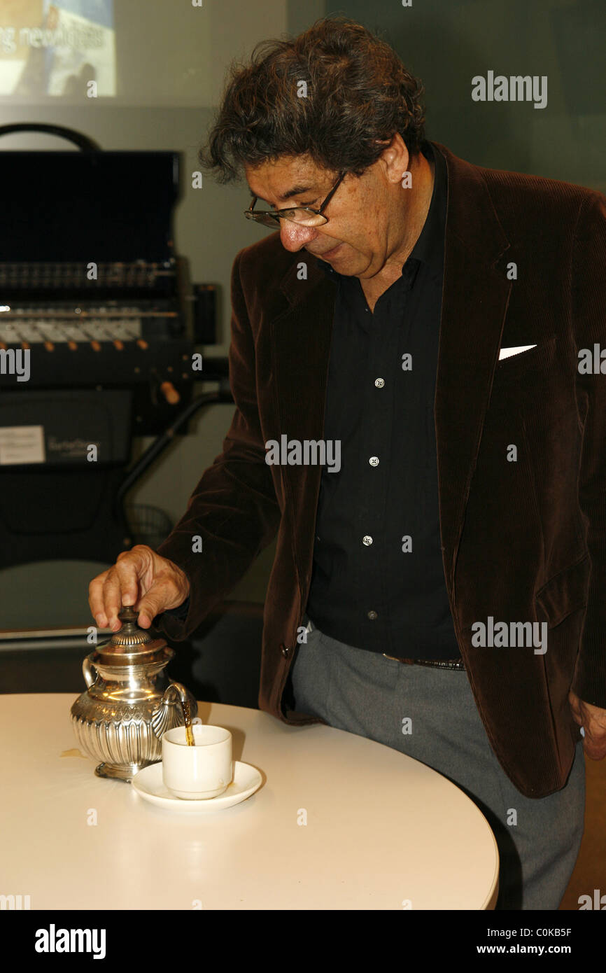 Maurice collins hi-res stock photography and images - Alamy