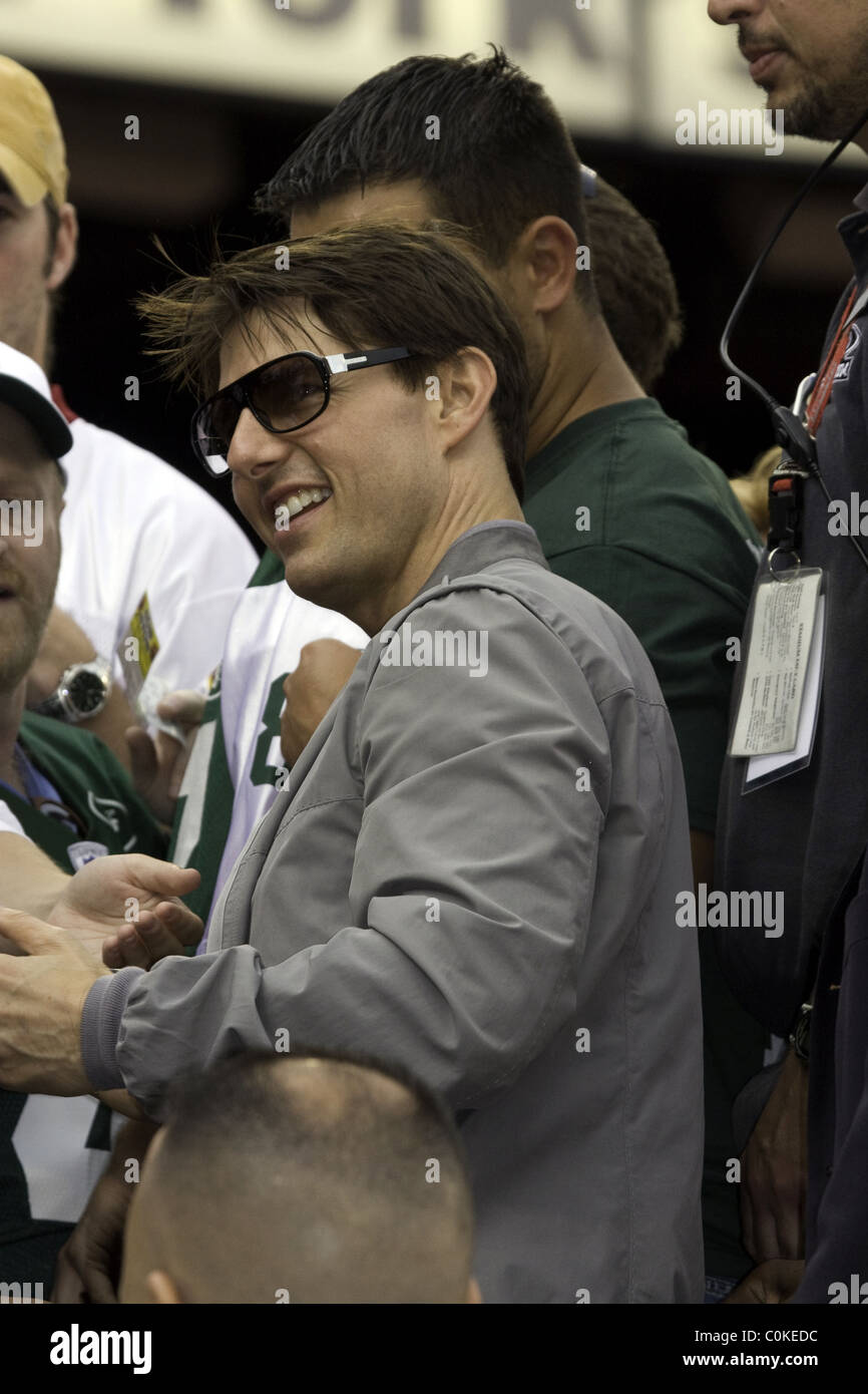 Tom Cruise signs autographs and poses for photos with fans at the ...