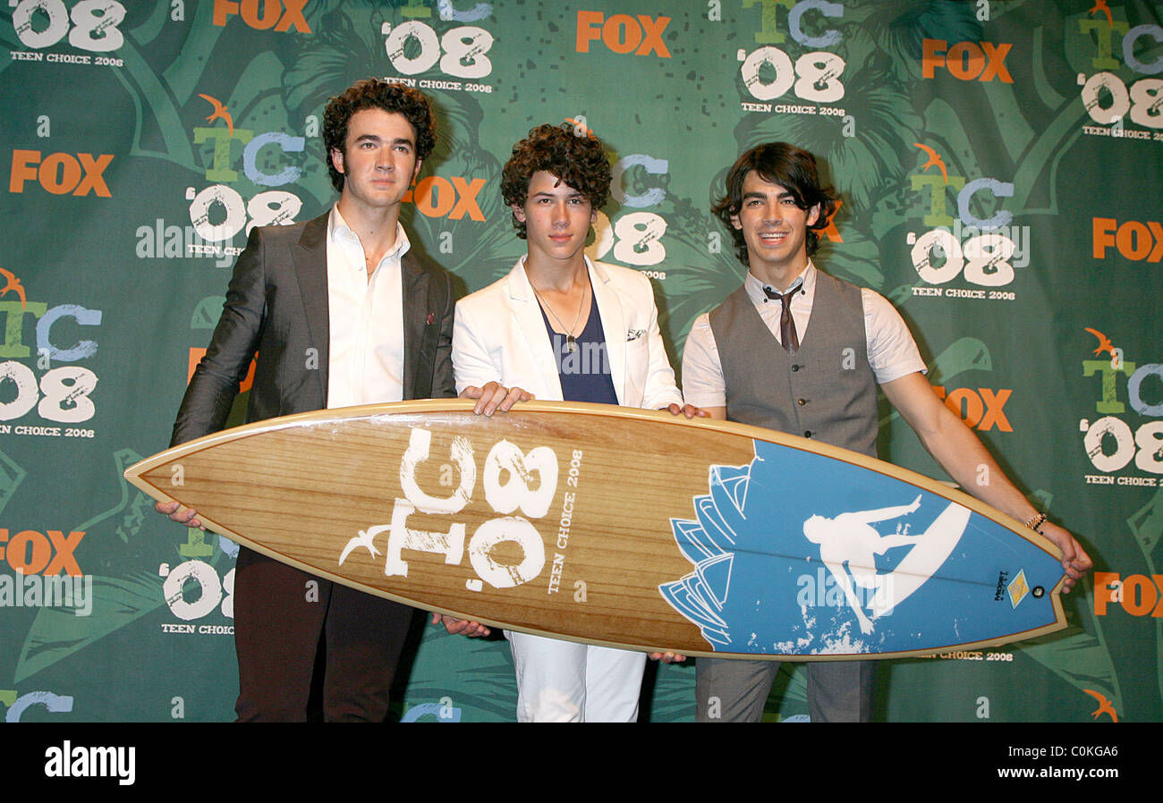 Nick Jonas, Kevin Jonas, Joe Jonas of The Jonas Brothers Teen Choice ...