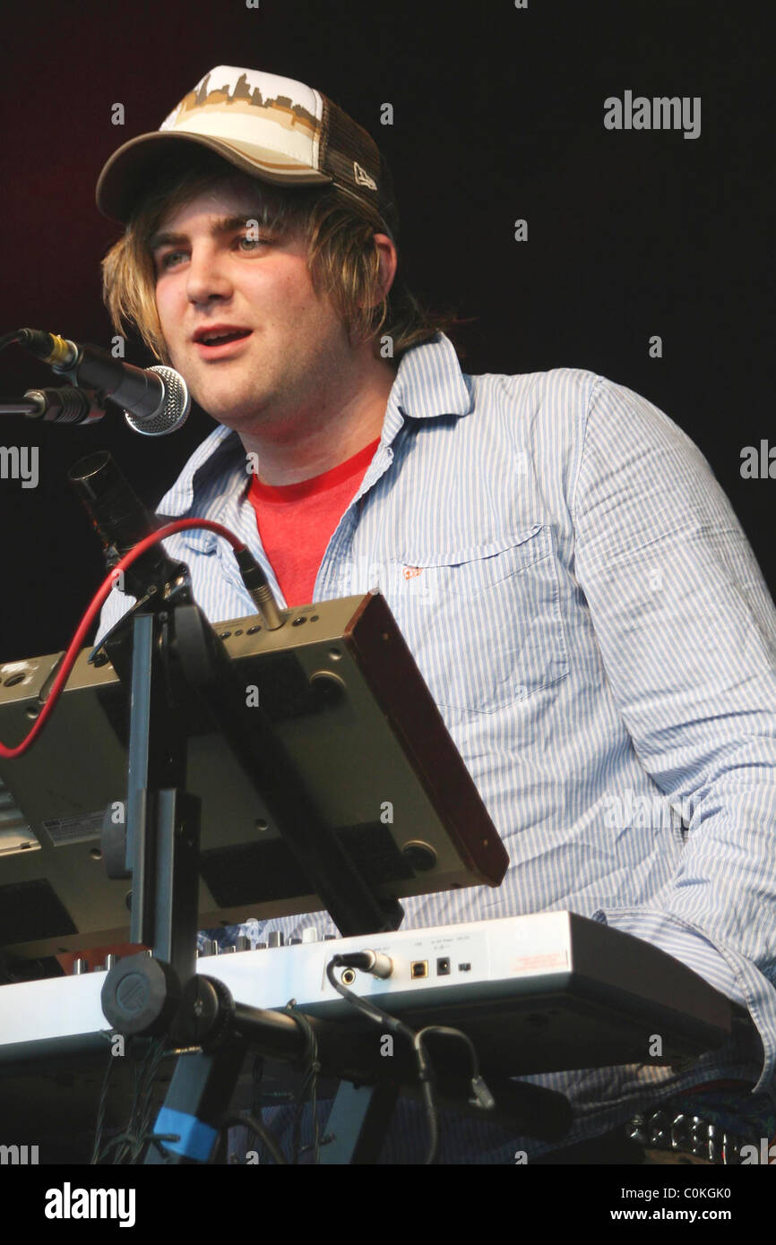 Go Audio Performing live at 'Pop In The Park' at Dorfold Park in ...