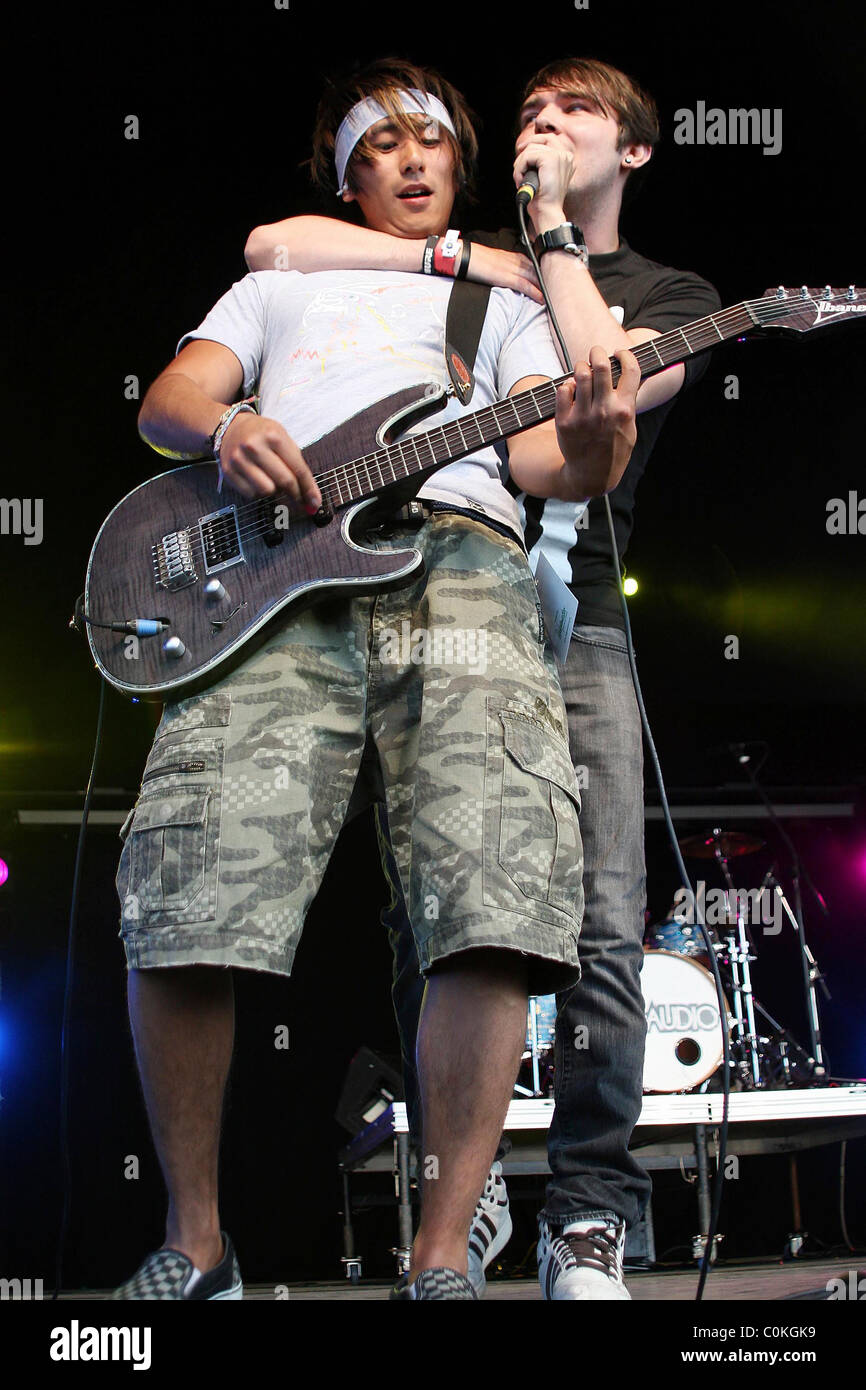 Go Audio Performing live at 'Pop In The Park' at Dorfold Park in ...