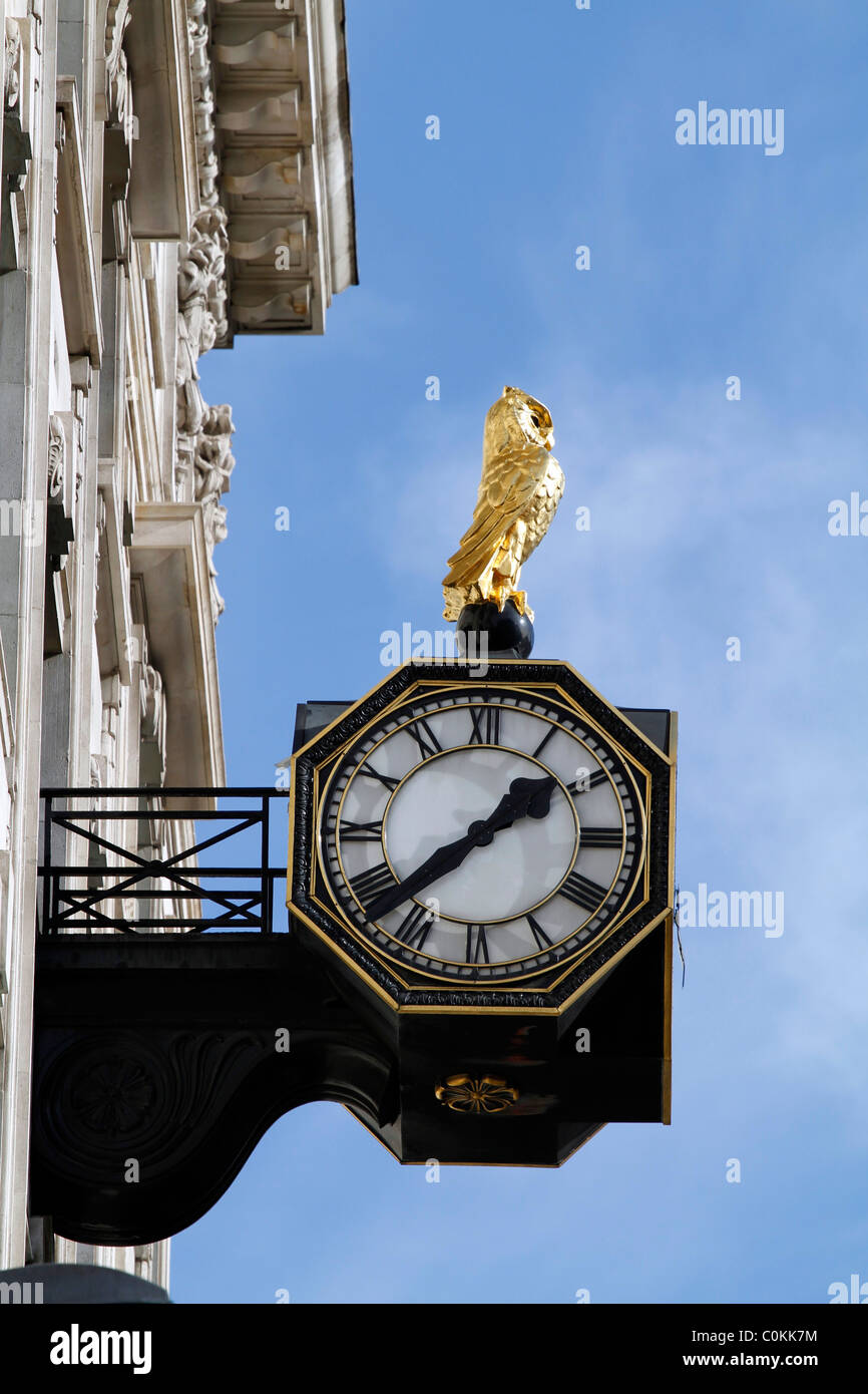 UK. CLOCK AND DECORATIVE SCULPTURES IN BUILDINGS IN THE CITY OF LONDON ...
