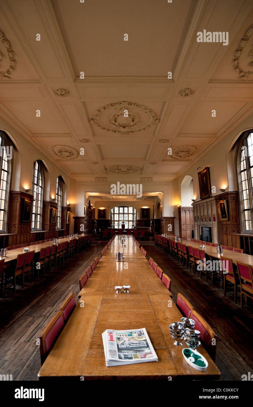 Dining hall cambridge university hi-res stock photography and images ...