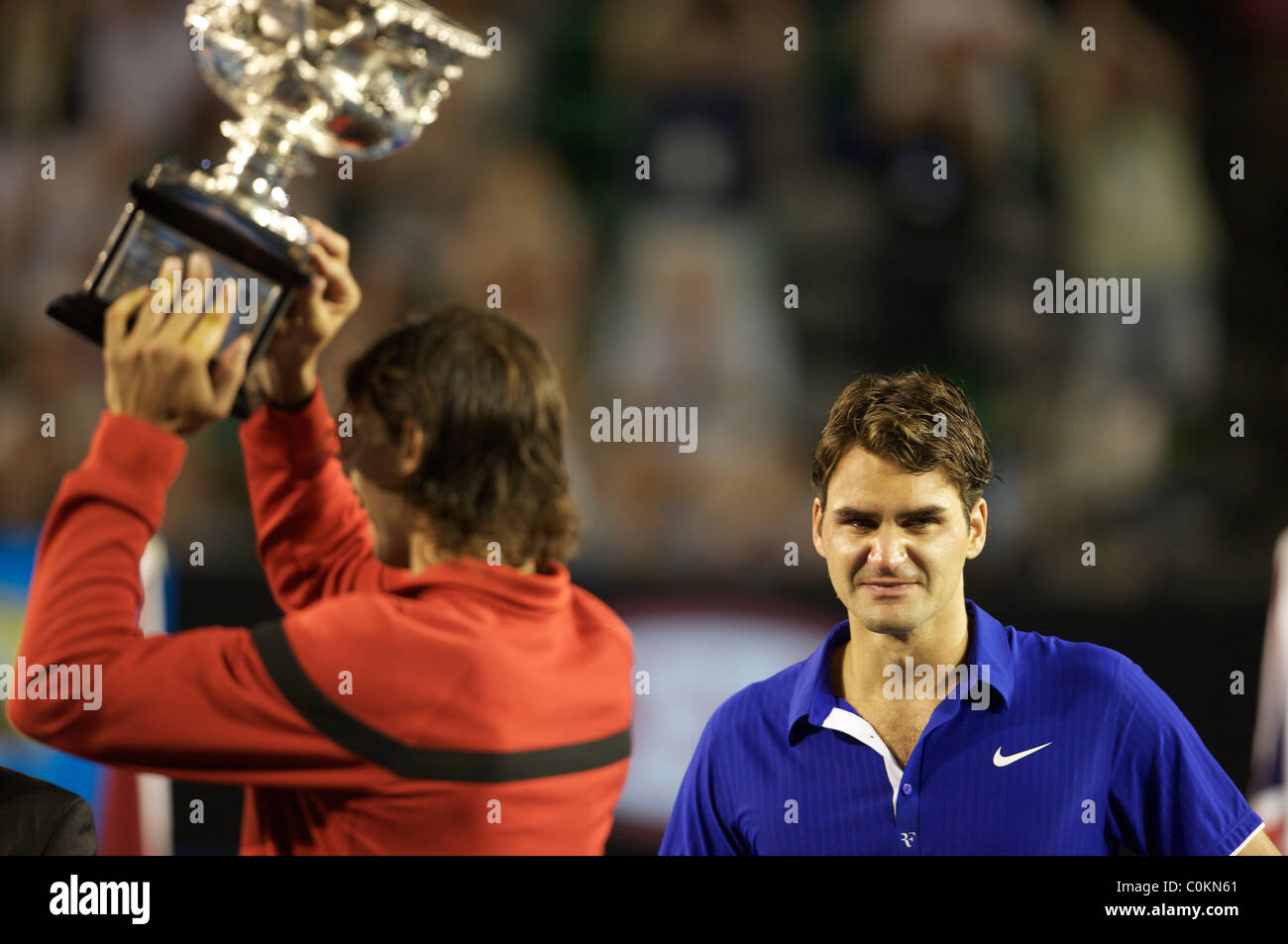 Roger Federer breaks down crying during the trophy presentation after ...