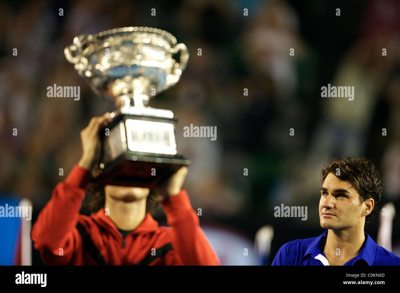 Roger Federer breaks down crying during the trophy presentation after ...