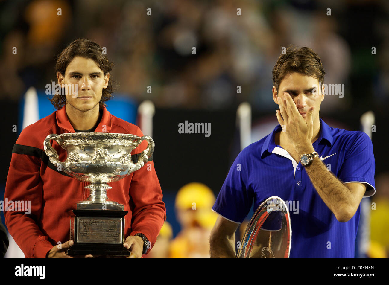 Roger Federer breaks down crying during the trophy presentation after ...