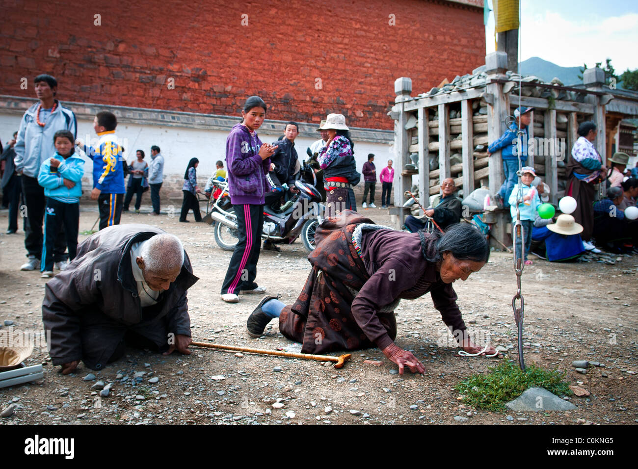 Elderly couple prostrating at Labrang Monastery in Amdo-Tibet, Gansu ...