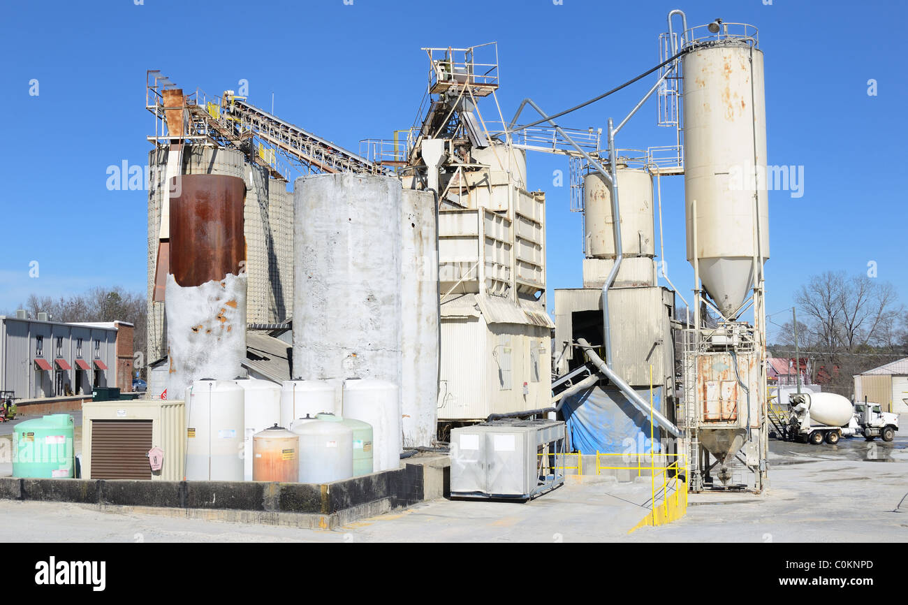 Factory silos plant silo hi-res stock photography and images - Alamy