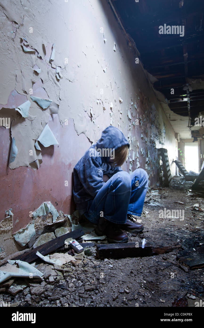 Suicide drugs crack inject danger syringe drug den abuse hi-res stock ...