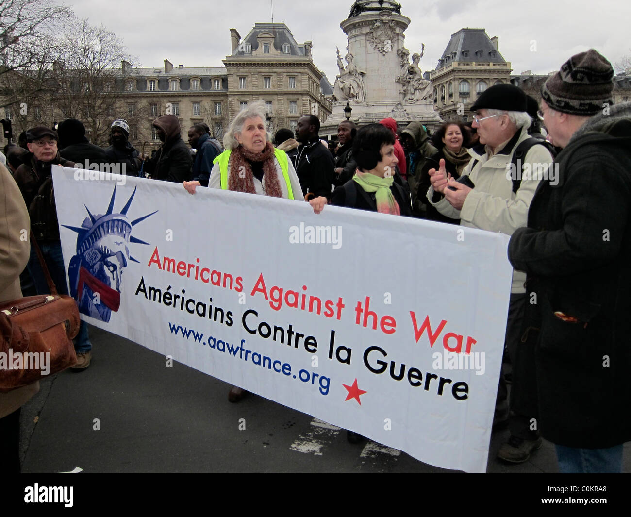 Peace rally hi-res stock photography and images - Alamy