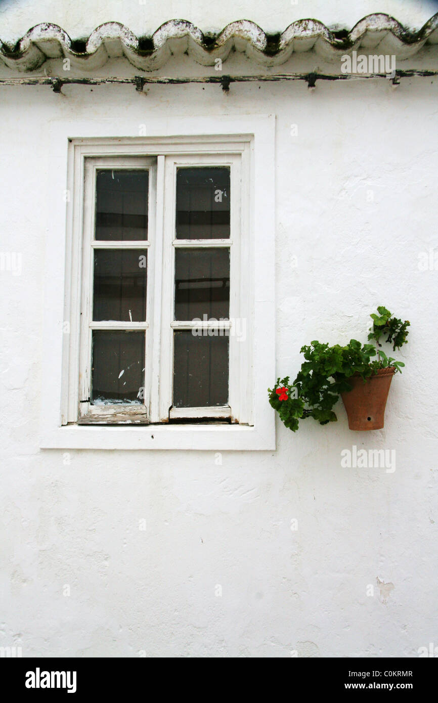 Portuguese window hi-res stock photography and images - Alamy