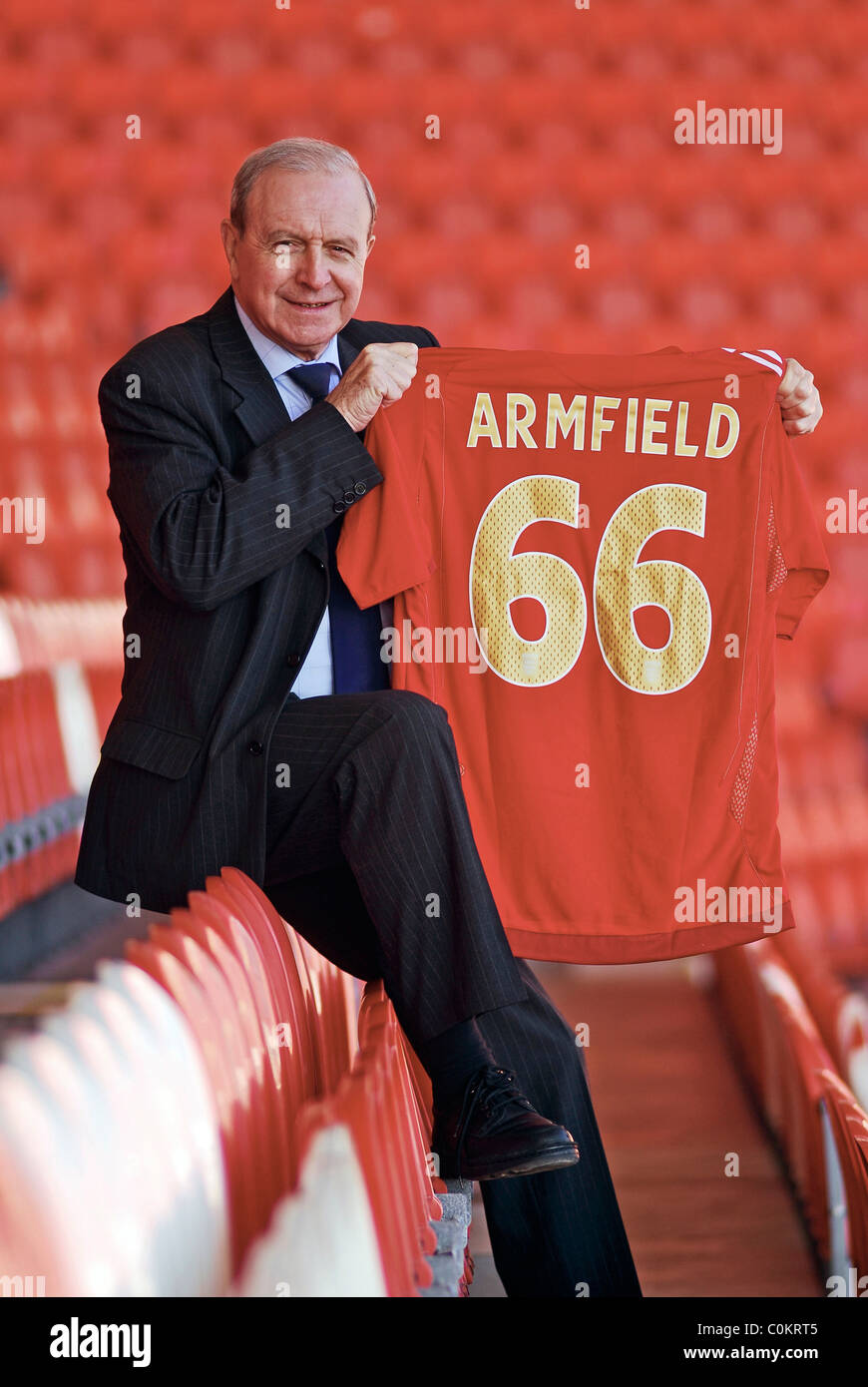 Former England and Blackpool footballer the late Jimmy Armfield Stock ...
