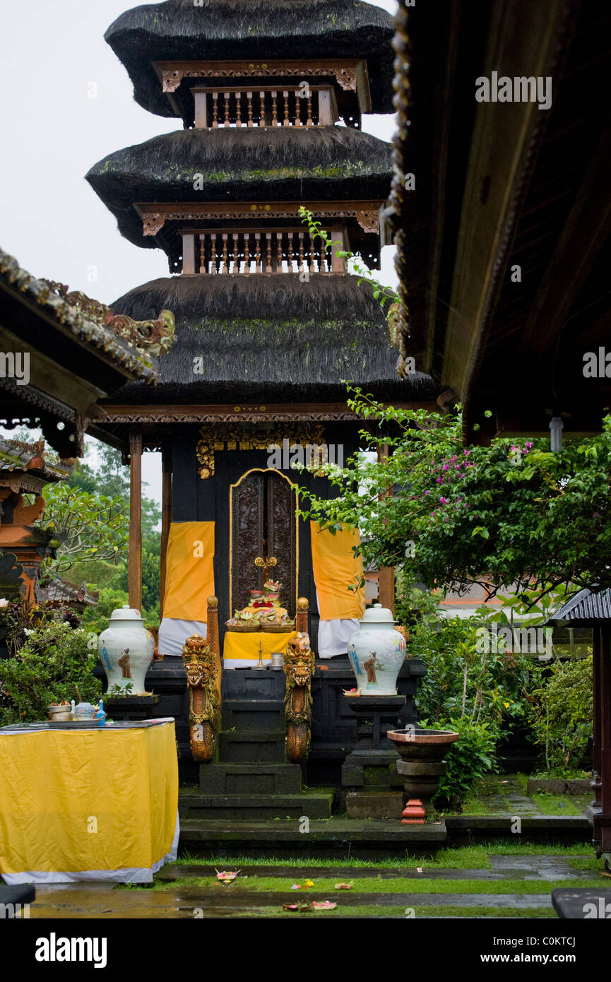 Temple ceremony offering hi-res stock photography and images - Alamy