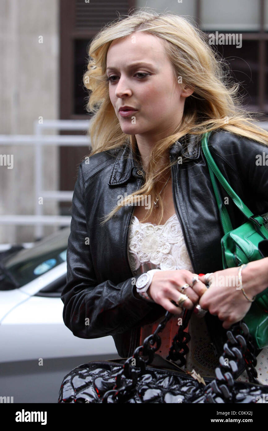 Fearne Cotton seen arriving at her new boyfriend, Steve Jones' home ...