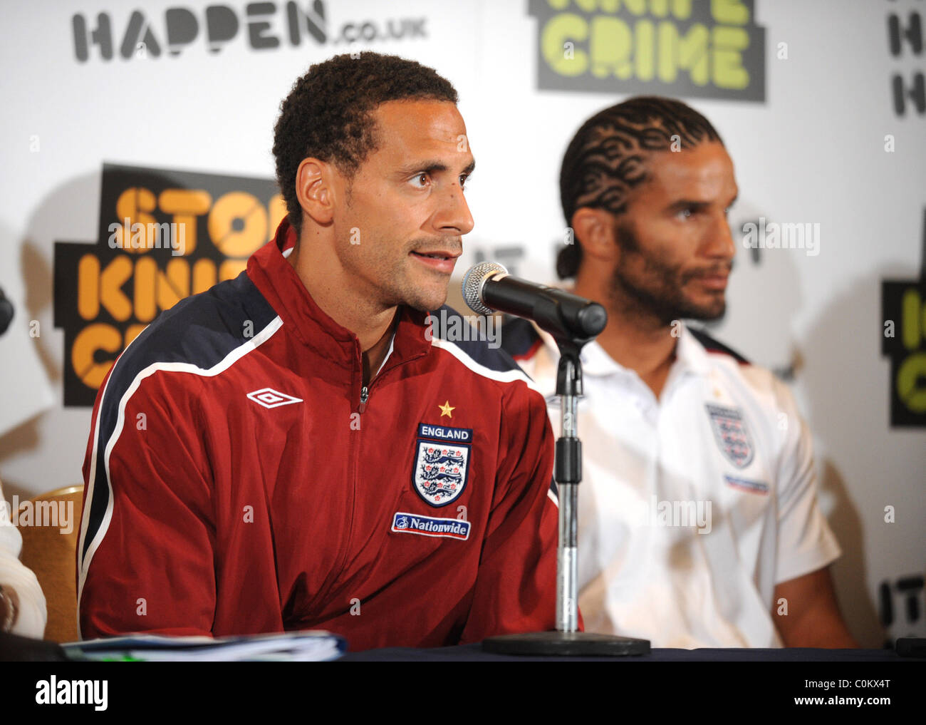 England players david james hi-res stock photography and images - Alamy